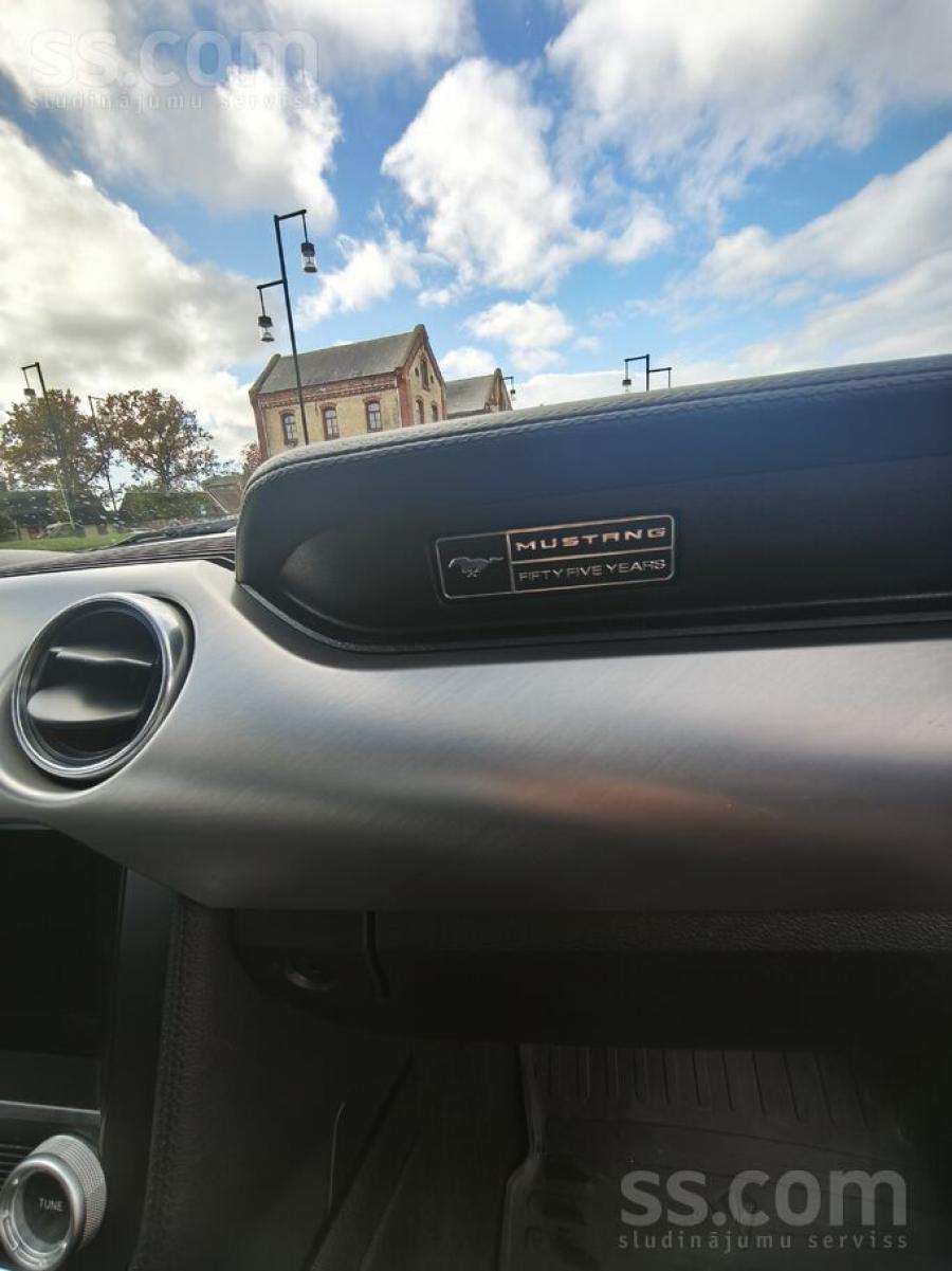 Melns Ford Mustang 2020 Saldus, ar dzinēja tilpumu 2.30 L un nobraukumu 180 tūkst. km par 23500 €, foto 6 vietnē AUTOMOTO.COM.LV
