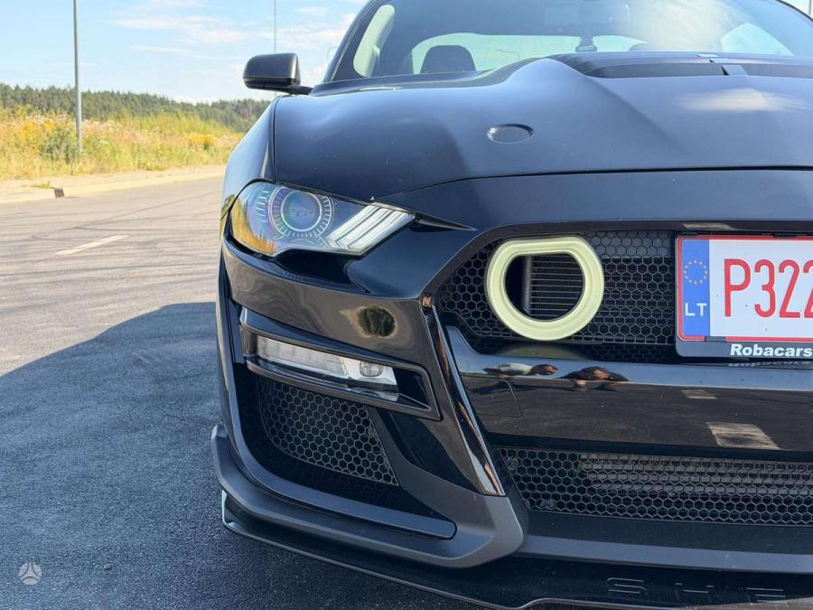 Black Ford Mustang 2020 in Vilnius, with an engine capacity of 2.25 L and mileage of 126 thousand km for 21500 €, photo 5 on AUTOMOTO.COM.LV
