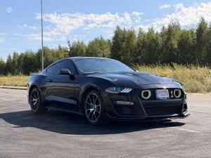 Black Ford Mustang 2020 in Vilnius, with an engine capacity of 2.25 L and mileage of 126 thousand km for 21500 €, photo 6 on AUTOMOTO.COM.LV