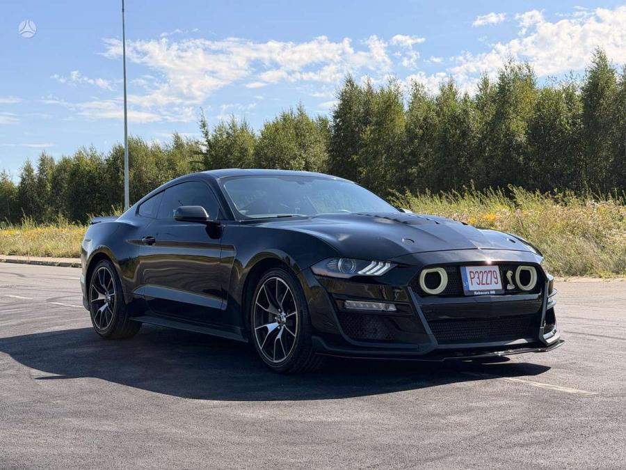 Black Ford Mustang 2020 in Vilnius, with an engine capacity of 2.25 L and mileage of 126 thousand km for 21500 €, photo 6 on AUTOMOTO.COM.LV