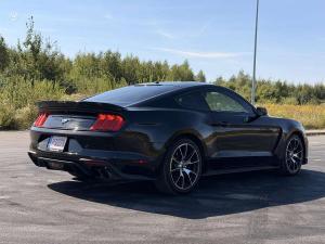 Black Ford Mustang 2020 in Vilnius, with an engine capacity of 2.25 L and mileage of 126 thousand km for 21500 €, photo 9 on AUTOMOTO.COM.LV