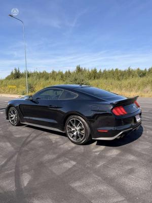Black Ford Mustang 2020 in Vilnius, with an engine capacity of 2.25 L and mileage of 126 thousand km for 21500 €, photo 11 on AUTOMOTO.COM.LV