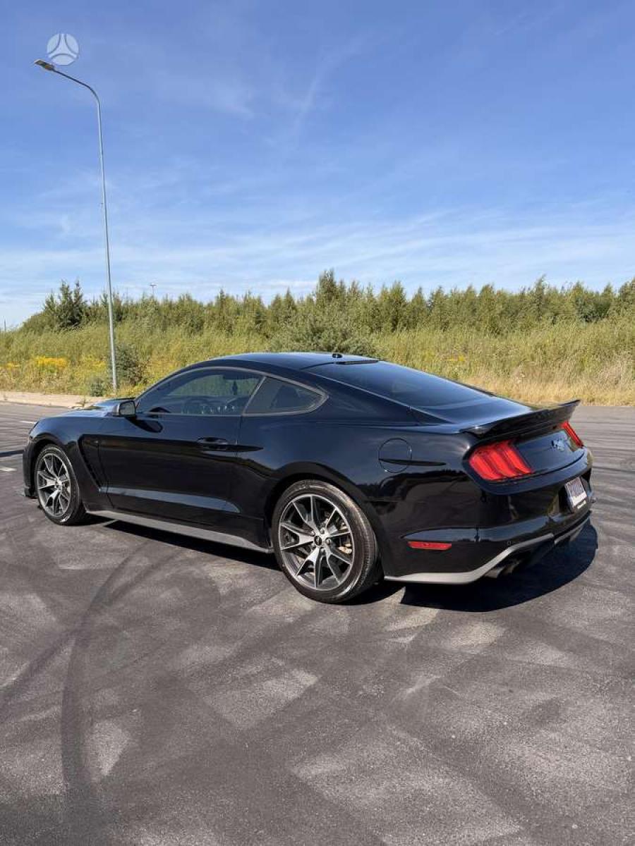 Black Ford Mustang 2020 in Vilnius, with an engine capacity of 2.25 L and mileage of 126 thousand km for 21500 €, photo 11 on AUTOMOTO.COM.LV