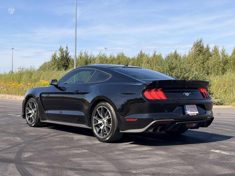 Black Ford Mustang 2020 in Vilnius, with an engine capacity of 2.25 L and mileage of 126 thousand km for 21500 €, photo 12 on AUTOMOTO.COM.LV