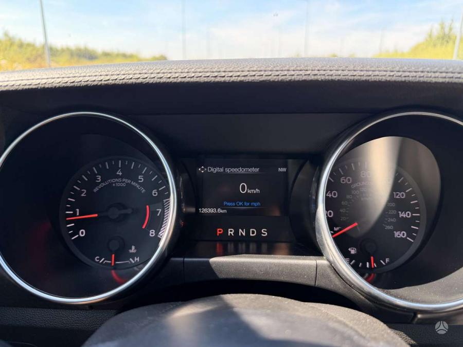 Black Ford Mustang 2020 in Vilnius, with an engine capacity of 2.25 L and mileage of 126 thousand km for 21500 €, photo 28 on AUTOMOTO.COM.LV