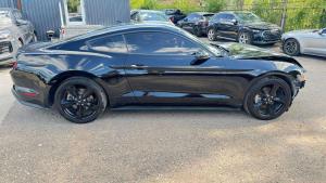 Black Ford Mustang 2021 in Ukmerge, with an engine capacity of 2.25 L and mileage of 67 thousand km for 9999 €, photo 4 on AUTOMOTO.COM.LV