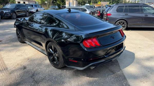 Melns Ford Mustang 2021 Ukmergė, ar dzinēja tilpumu 2.25 L un nobraukumu 67 tūkst. km par 8999 €, foto  vietnē AUTOMOTO.COM.LV