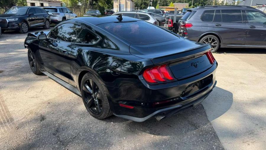 Melns Ford Mustang 2021 Ukmergė, ar dzinēja tilpumu 2.25 L un nobraukumu 67 tūkst. km par 8999 €, foto 1 vietnē AUTOMOTO.COM.LV