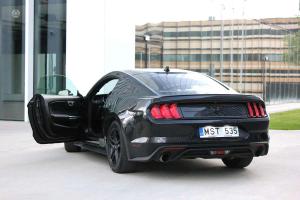 Melns Ford Mustang 2021 Viļņa, ar dzinēja tilpumu 2.25 L un nobraukumu 40 tūkst. km par 20000 €, foto 5 vietnē AUTOMOTO.COM.LV
