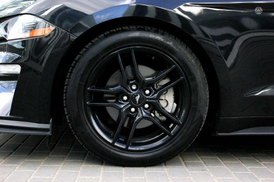 Melns Ford Mustang 2021 Viļņa, ar dzinēja tilpumu 2.25 L un nobraukumu 40 tūkst. km par 20000 €, foto 8 vietnē AUTOMOTO.COM.LV