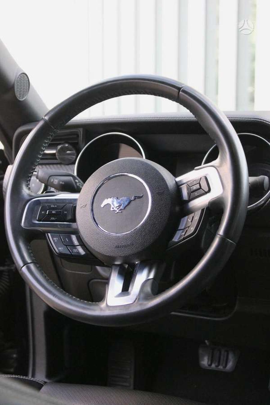 Melns Ford Mustang 2021 Viļņa, ar dzinēja tilpumu 2.25 L un nobraukumu 40 tūkst. km par 20000 €, foto 11 vietnē AUTOMOTO.COM.LV