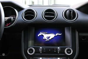 Melns Ford Mustang 2021 Viļņa, ar dzinēja tilpumu 2.25 L un nobraukumu 40 tūkst. km par 20000 €, foto 12 vietnē AUTOMOTO.COM.LV