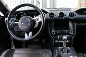 Melns Ford Mustang 2021 Viļņa, ar dzinēja tilpumu 2.25 L un nobraukumu 40 tūkst. km par 20000 €, foto 14 vietnē AUTOMOTO.COM.LV