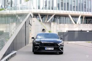 Melns Ford Mustang 2021 Viļņa, ar dzinēja tilpumu 2.25 L un nobraukumu 40 tūkst. km par 20000 €, foto 18 vietnē AUTOMOTO.COM.LV