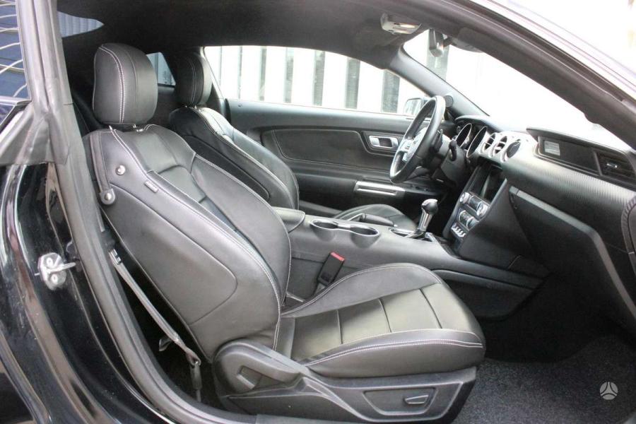 Melns Ford Mustang 2021 Viļņa, ar dzinēja tilpumu 2.25 L un nobraukumu 40 tūkst. km par 20000 €, foto 22 vietnē AUTOMOTO.COM.LV