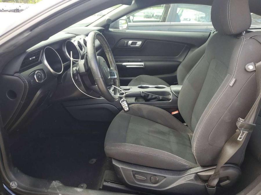 Melns Ford Mustang 2021 Klaipėda, ar dzinēja tilpumu 2.25 L un nobraukumu 77 tūkst. km par 9999 €, foto 10 vietnē AUTOMOTO.COM.LV