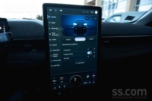 Black Ford Mustang 2022 in Riga, with an engine capacity of 2.30 L and mileage of 32 thousand km for 40990 €, photo 15 on AUTOMOTO.COM.LV