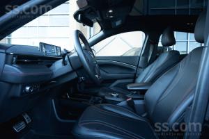 Black Ford Mustang 2022 in Riga, with an engine capacity of 2.30 L and mileage of 32 thousand km for 40990 €, photo 24 on AUTOMOTO.COM.LV