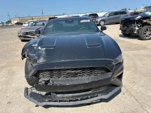 Black Ford Mustang 2022 in Siauliai, with an engine capacity of 2.25 L and mileage of 79 thousand km for 12500 €, photo 3 on AUTOMOTO.COM.LV