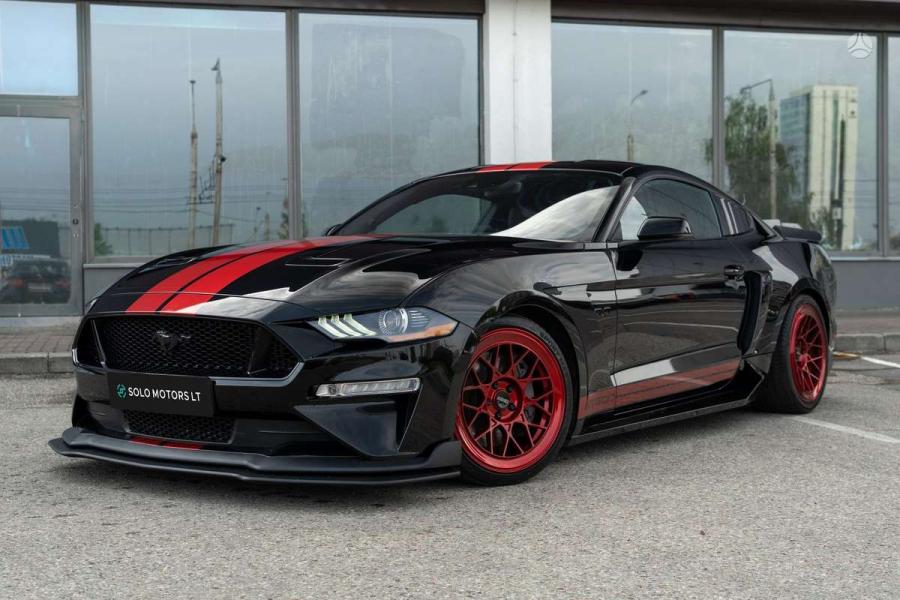 Black Ford Mustang 2023 in Vilnius, with an engine capacity of 4.95 L and mileage of 36 thousand km for 31500 €, photo 1 on AUTOMOTO.COM.LV