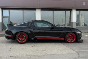 Black Ford Mustang 2023 in Vilnius, with an engine capacity of 4.95 L and mileage of 36 thousand km for 31500 €, photo 6 on AUTOMOTO.COM.LV