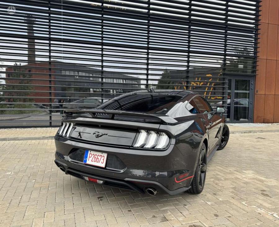 Melns Ford Mustang 2023 Klaipėda, ar dzinēja tilpumu 2.25 L un nobraukumu 46 tūkst. km par 22500 €, foto 9 vietnē AUTOMOTO.COM.LV