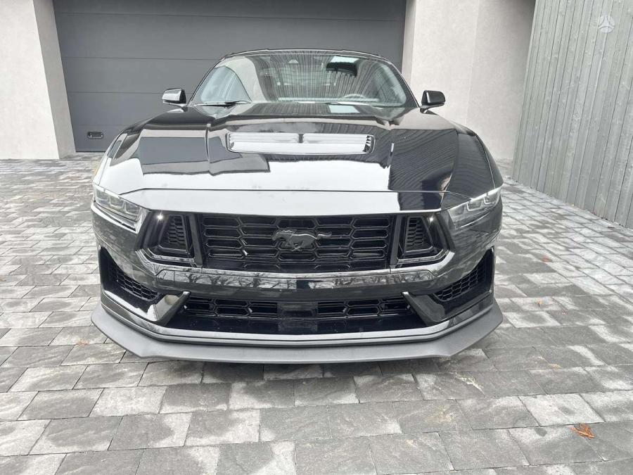 Melns Ford Mustang 2024 Šauļi, ar dzinēja tilpumu 2.25 L un nobraukumu 8 tūkst. km par 35000 €, foto 1 vietnē AUTOMOTO.COM.LV