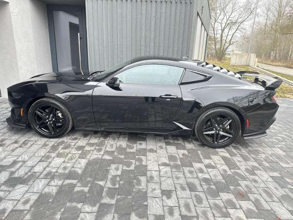 Black Ford Mustang 2024 in Siauliai, with an engine capacity of 2.25 L and mileage of 8 thousand km for 35000 €, photo 4 on AUTOMOTO.COM.LV