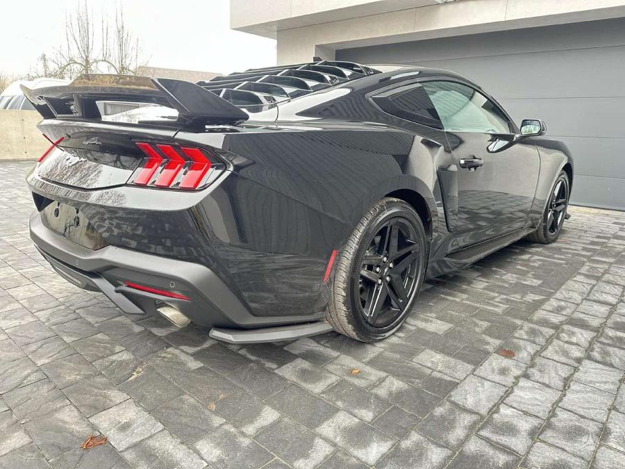 Melns Ford Mustang 2024 Šauļi, ar dzinēja tilpumu 2.25 L un nobraukumu 8 tūkst. km par 35000 €, foto 8 vietnē AUTOMOTO.COM.LV