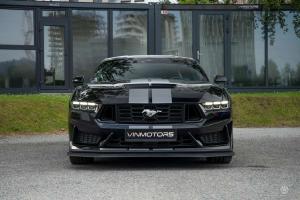 Melns Ford Mustang 2024 Viļņa, ar dzinēja tilpumu 5.04 L un nobraukumu 16 tūkst. km par 46500 €, foto 2 vietnē AUTOMOTO.COM.LV