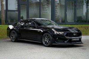 Melns Ford Mustang 2024 Viļņa, ar dzinēja tilpumu 5.04 L un nobraukumu 16 tūkst. km par 46500 €, foto 3 vietnē AUTOMOTO.COM.LV