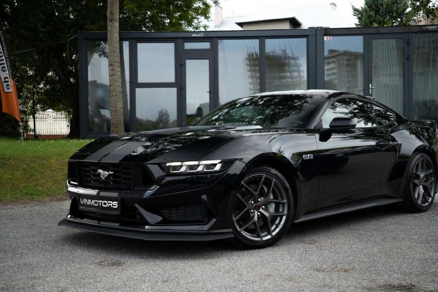 Melns Ford Mustang 2024 Viļņa, ar dzinēja tilpumu 5.04 L un nobraukumu 16 tūkst. km par 46500 €, foto 11 vietnē AUTOMOTO.COM.LV