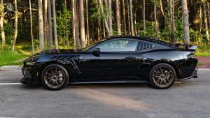Black Ford Mustang 2024 in Klaipeda, with an engine capacity of 4.95 L and mileage of 24 thousand km for 41000 €, photo 7 on AUTOMOTO.COM.LV