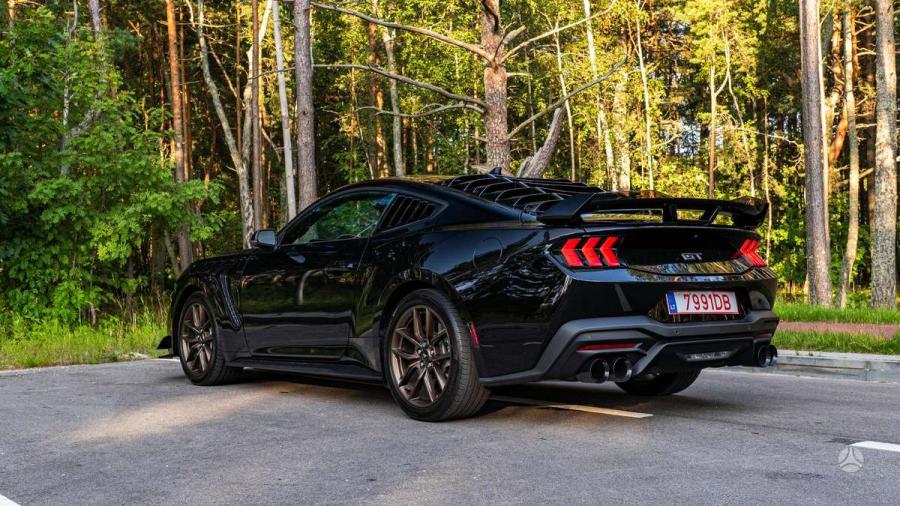 Black Ford Mustang 2024 in Klaipeda, with an engine capacity of 4.95 L and mileage of 24 thousand km for 41000 €, photo 8 on AUTOMOTO.COM.LV