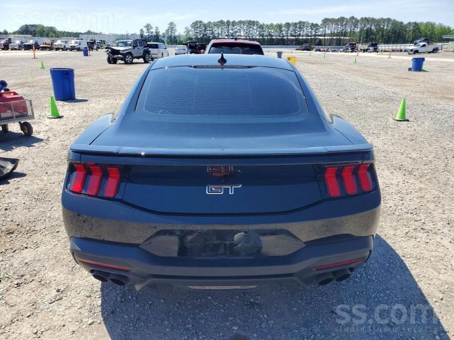 Melns Ford Mustang 2024 Liepāja, ar dzinēja tilpumu 5.00 L un nobraukumu 14 tūkst. km par 27000 €, foto 7 vietnē AUTOMOTO.COM.LV
