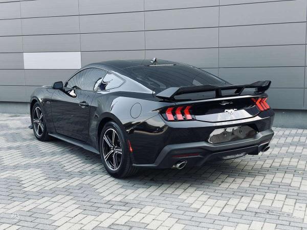 Black Ford Mustang 2025 in Siauliai, with an engine capacity of 2.25 L and mileage of 3 thousand km for 29500 €, photo 5 on AUTOMOTO.COM.LV