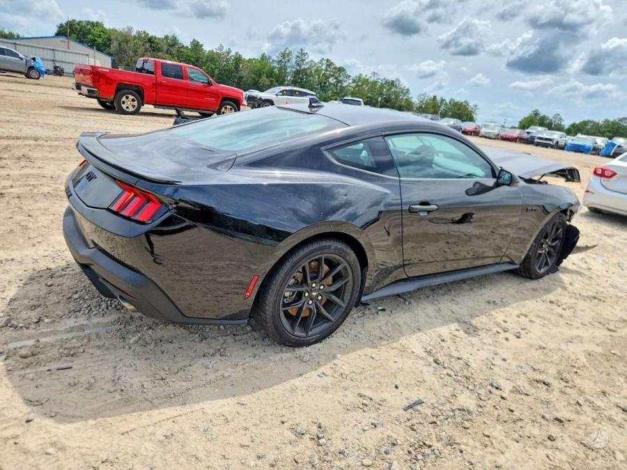 Melns Ford Mustang 2025 Ukmergė, ar dzinēja tilpumu 5.04 L un nobraukumu 22 tūkst. km par 19999 €, foto 4 vietnē AUTOMOTO.COM.LV