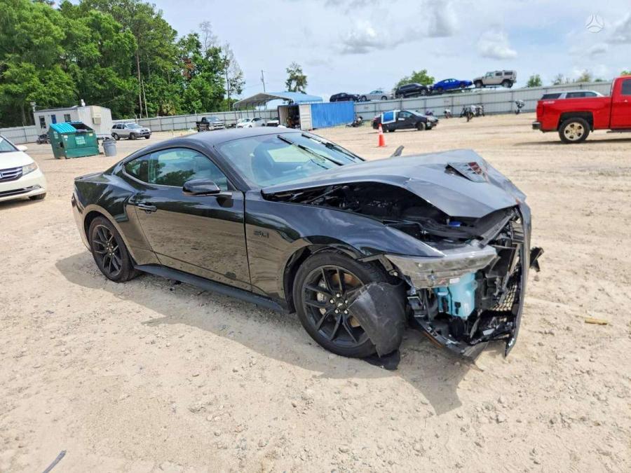 Melns Ford Mustang 2025 Ukmergė, ar dzinēja tilpumu 5.04 L un nobraukumu 22 tūkst. km par 19999 €, foto 5 vietnē AUTOMOTO.COM.LV