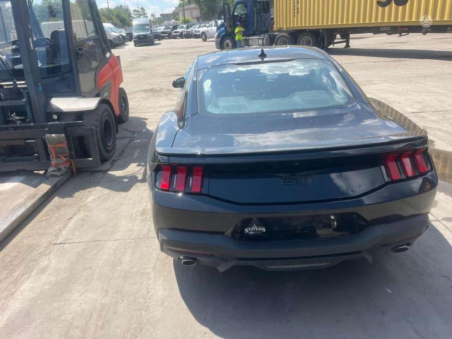Melns Ford Mustang 2025 Ukmergė, ar dzinēja tilpumu 5.04 L un nobraukumu 22 tūkst. km par 19999 €, foto 13 vietnē AUTOMOTO.COM.LV