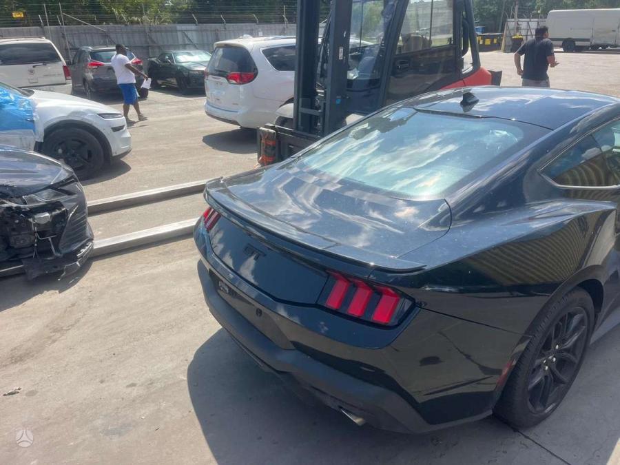 Melns Ford Mustang 2025 Ukmergė, ar dzinēja tilpumu 5.04 L un nobraukumu 22 tūkst. km par 19999 €, foto 14 vietnē AUTOMOTO.COM.LV