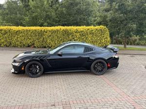 Black Ford Mustang 2025 in Vilnius, with an engine capacity of 5.04 L and mileage of 15 thousand km for 43000 €, photo 10 on AUTOMOTO.COM.LV