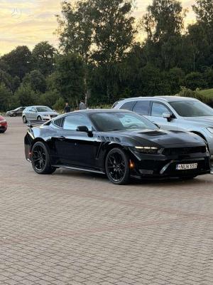Black Ford Mustang 2025 in Vilnius, with an engine capacity of 5.04 L and mileage of 15 thousand km for 43000 €, photo 11 on AUTOMOTO.COM.LV