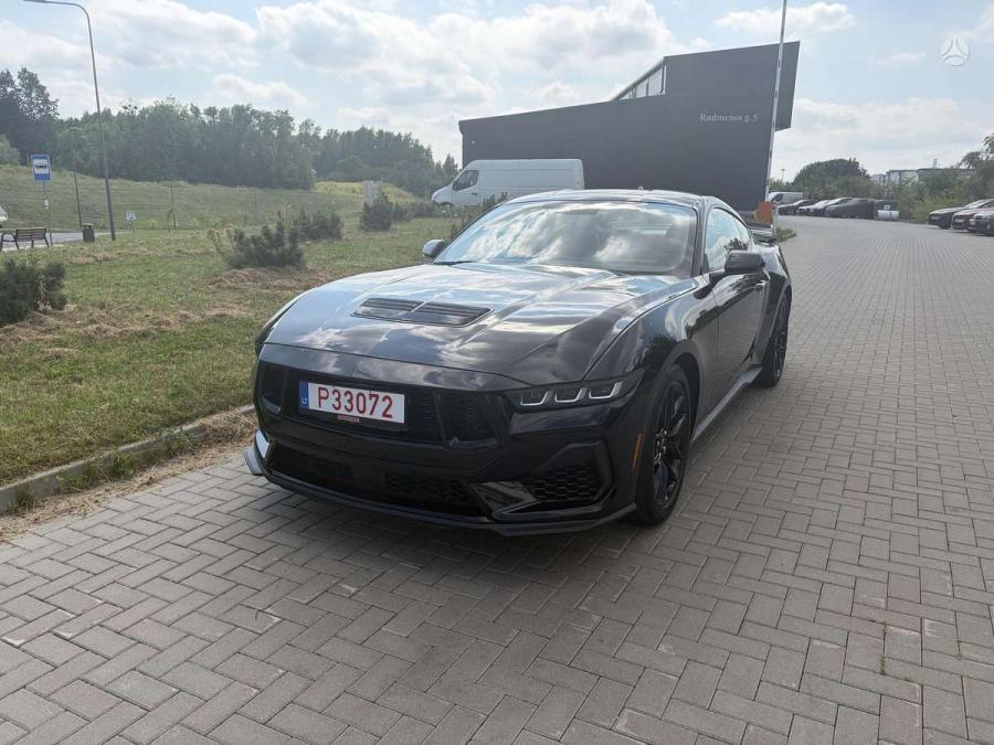 Melns Ford Mustang 2025 Kauņa, ar dzinēja tilpumu 2.30 L un nobraukumu 3 tūkst. km par 34000 €, foto 1 vietnē AUTOMOTO.COM.LV