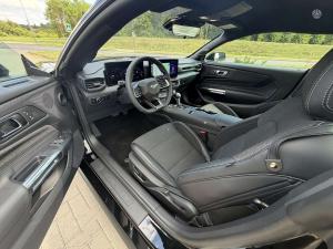 Melns Ford Mustang 2025 Kauņa, ar dzinēja tilpumu 2.30 L un nobraukumu 3 tūkst. km par 34000 €, foto 9 vietnē AUTOMOTO.COM.LV