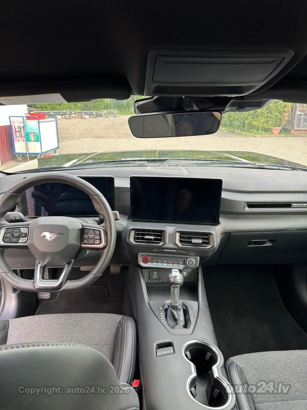 Ford Mustang 2025 Tallina vietnē Melns Ford Mustang 2025 Tallina, ar dzinēja tilpumu 2.30 L un nobraukumu 8 tūkst. km par 38000 €, foto 4 vietnē AUTOMOTO.COM.LV