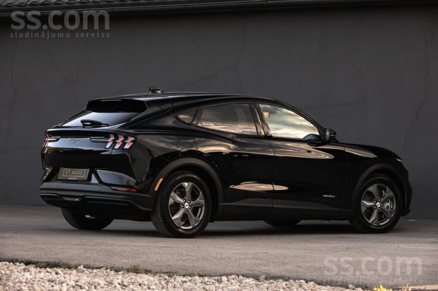 Melns Ford Mustang 2021 Jelgava, ar dzinēja tilpumu 2.30 L un nobraukumu 129 tūkst. km par 24000 €, foto 8 vietnē AUTOMOTO.COM.LV