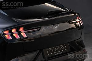 Melns Ford Mustang 2021 Jelgava, ar dzinēja tilpumu 2.30 L un nobraukumu 129 tūkst. km par 24000 €, foto 12 vietnē AUTOMOTO.COM.LV