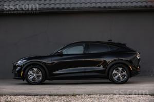 Melns Ford Mustang 2021 Jelgava, ar dzinēja tilpumu 2.30 L un nobraukumu 129 tūkst. km par 24000 €, foto 13 vietnē AUTOMOTO.COM.LV