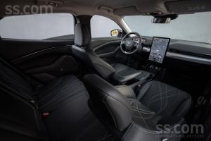 Melns Ford Mustang 2021 Jelgava, ar dzinēja tilpumu 2.30 L un nobraukumu 129 tūkst. km par 24000 €, foto 14 vietnē AUTOMOTO.COM.LV