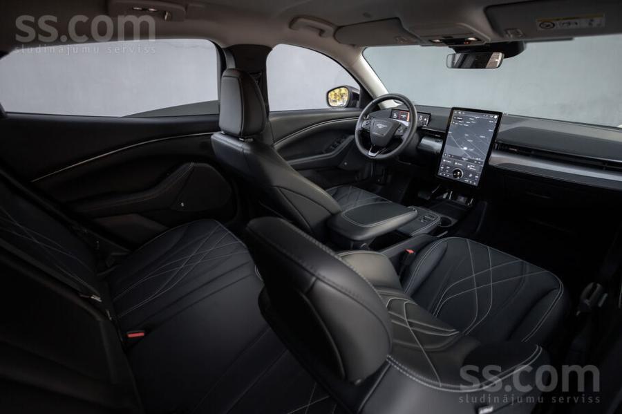 Melns Ford Mustang 2021 Jelgava, ar dzinēja tilpumu 2.30 L un nobraukumu 129 tūkst. km par 24000 €, foto 14 vietnē AUTOMOTO.COM.LV